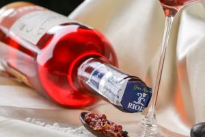 Spanish Rosé: Discovering the Hidden Gem of Spanish Wine